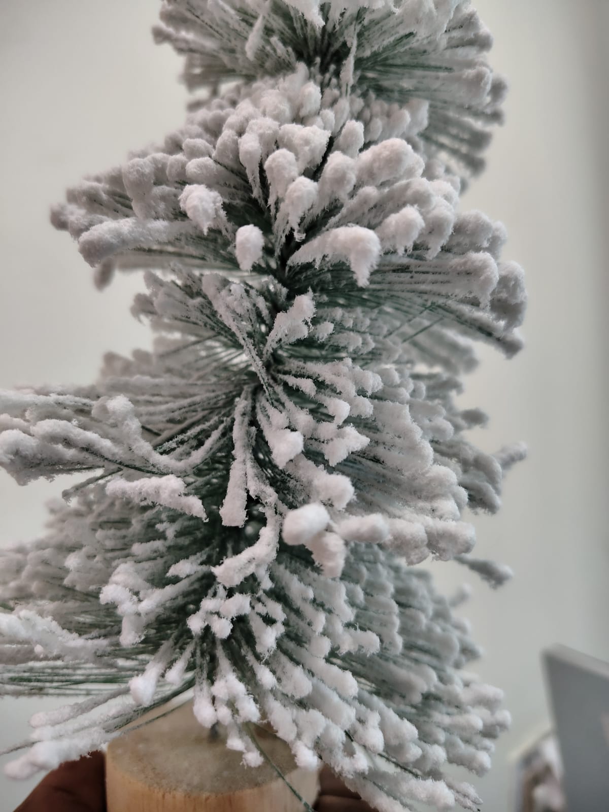 Snow-Frosted Mini Christmas Tree – 200g - Golden Sculptor